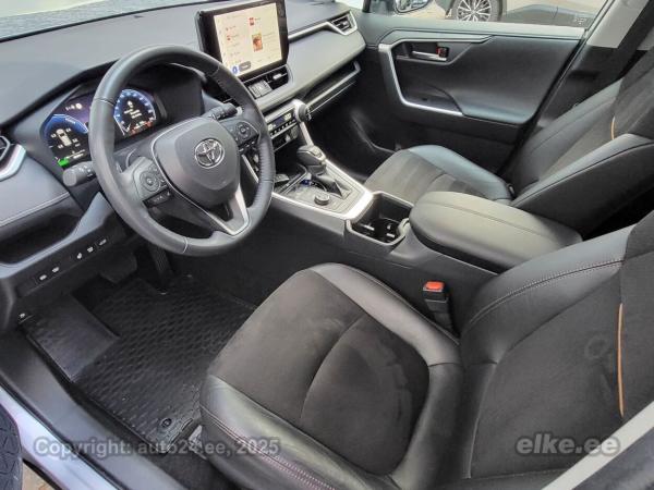 Grey Toyota RAV4 2024 in Tallinn, with an engine capacity of 2.49 L and mileage of 57 thousand km for 39995 €, photo 11 on AUTOMOTO.COM.LV