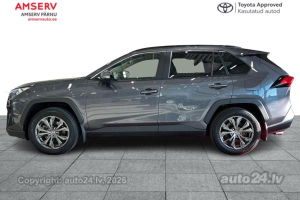 Pelēks Toyota RAV4 2024 Pērnava, ar dzinēja tilpumu 2.50 L un nobraukumu 52 tūkst. km par 38990 €, foto 3 vietnē AUTOMOTO.COM.LV