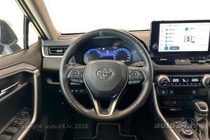 Pelēks Toyota RAV4 2024 Pērnava, ar dzinēja tilpumu 2.50 L un nobraukumu 52 tūkst. km par 38990 €, foto 12 vietnē AUTOMOTO.COM.LV