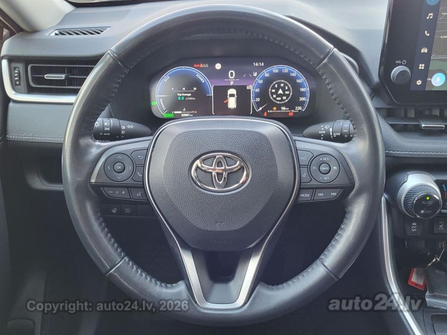 Grey Toyota RAV4 2024 in Tallinn, with an engine capacity of 2.49 L and mileage of 33 thousand km for 37995 €, photo 12 on AUTOMOTO.COM.LV