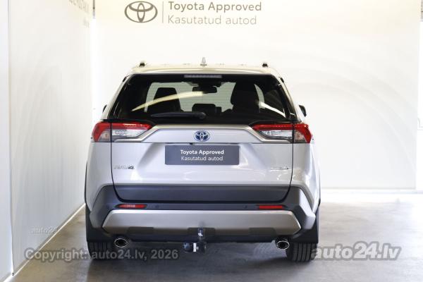 Pelēks Toyota RAV4 2024 Tallina, ar dzinēja tilpumu 2.49 L un nobraukumu 32 tūkst. km par 36500 €, foto 4 vietnē AUTOMOTO.COM.LV