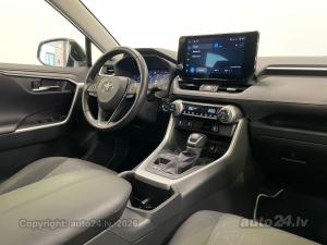 Grey Toyota RAV4 2024 in Tallinn, with an engine capacity of 2.50 L and mileage of 46 thousand km for 34990 €, photo 13 on AUTOMOTO.COM.LV