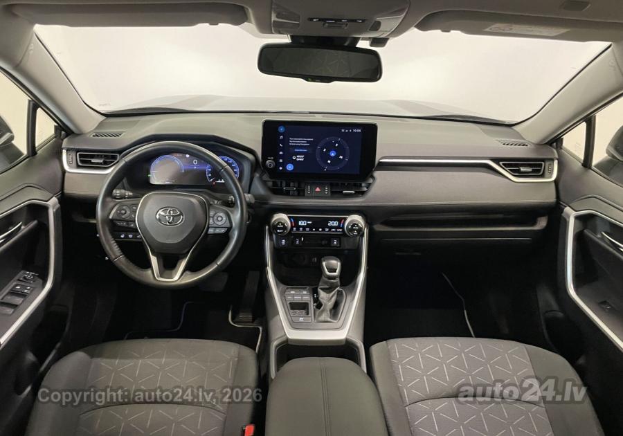 Grey Toyota RAV4 2024 in Tallinn, with an engine capacity of 2.50 L and mileage of 46 thousand km for 34990 €, photo 15 on AUTOMOTO.COM.LV