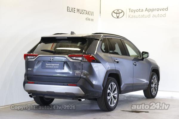 Pelēks Toyota RAV4 2024 Tallina, ar dzinēja tilpumu 2.49 L un nobraukumu 31 tūkst. km par 37900 €, foto 2 vietnē AUTOMOTO.COM.LV