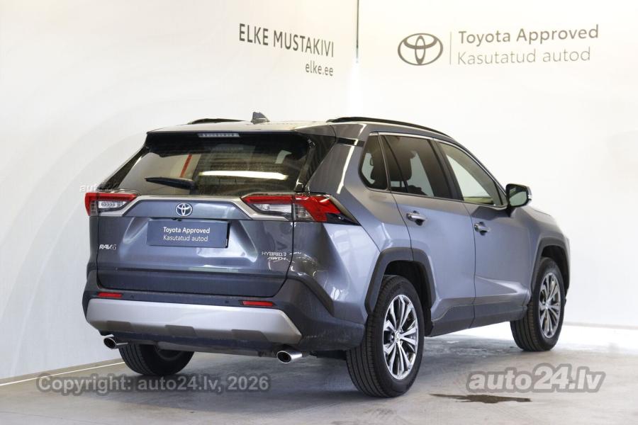 Pelēks Toyota RAV4 2024 Tallina, ar dzinēja tilpumu 2.49 L un nobraukumu 31 tūkst. km par 37900 €, foto 3 vietnē AUTOMOTO.COM.LV