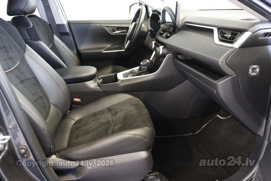 Pelēks Toyota RAV4 2024 Tallina, ar dzinēja tilpumu 2.49 L un nobraukumu 31 tūkst. km par 37900 €, foto 7 vietnē AUTOMOTO.COM.LV