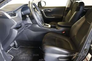 Pelēks Toyota RAV4 2024 Tallina, ar dzinēja tilpumu 2.49 L un nobraukumu 31 tūkst. km par 37900 €, foto 12 vietnē AUTOMOTO.COM.LV