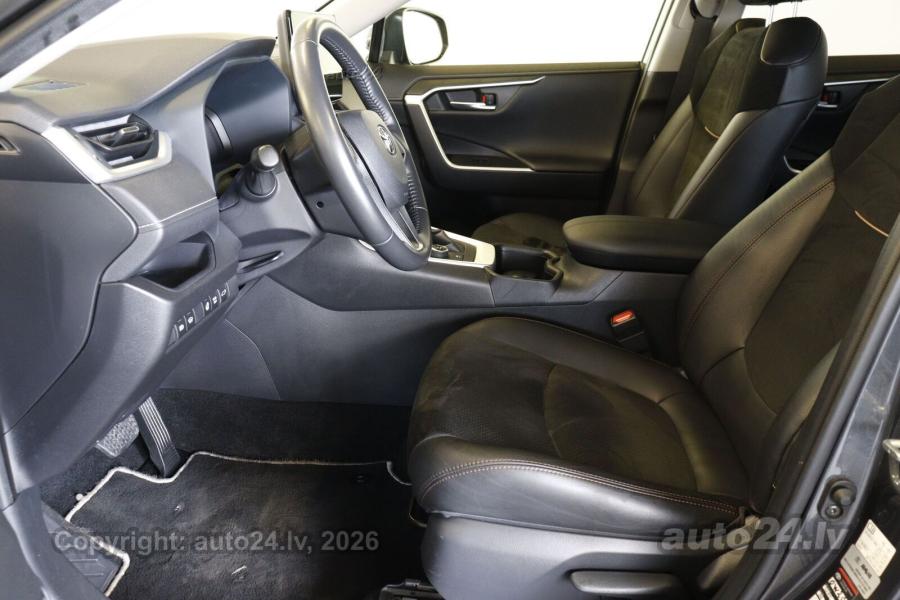 Pelēks Toyota RAV4 2024 Tallina, ar dzinēja tilpumu 2.49 L un nobraukumu 31 tūkst. km par 37900 €, foto 12 vietnē AUTOMOTO.COM.LV