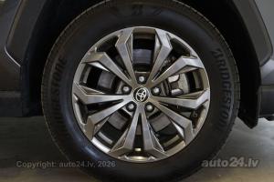 Pelēks Toyota RAV4 2024 Tallina, ar dzinēja tilpumu 2.49 L un nobraukumu 31 tūkst. km par 37900 €, foto 16 vietnē AUTOMOTO.COM.LV