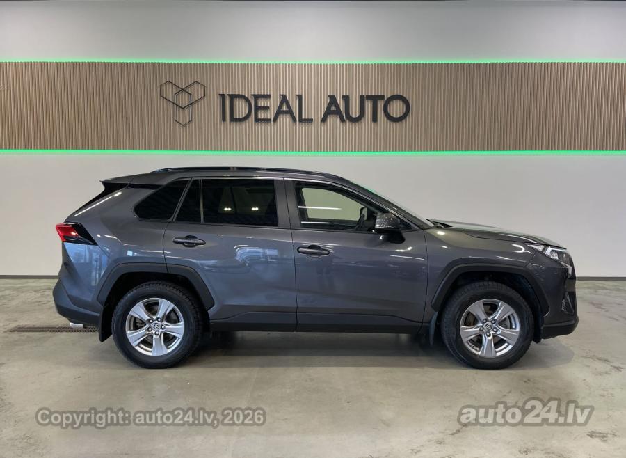 Pelēks Toyota RAV4 2024 Tallina, ar dzinēja tilpumu 2.50 L un nobraukumu 43 tūkst. km par 34990 €, foto 4 vietnē AUTOMOTO.COM.LV