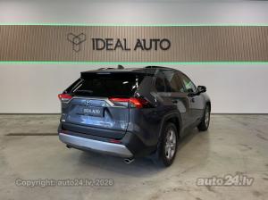 Pelēks Toyota RAV4 2024 Tallina, ar dzinēja tilpumu 2.50 L un nobraukumu 43 tūkst. km par 34990 €, foto 5 vietnē AUTOMOTO.COM.LV