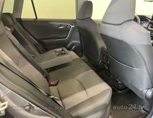 Pelēks Toyota RAV4 2024 Tallina, ar dzinēja tilpumu 2.50 L un nobraukumu 43 tūkst. km par 34990 €, foto 12 vietnē AUTOMOTO.COM.LV
