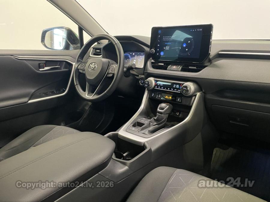 Pelēks Toyota RAV4 2024 Tallina, ar dzinēja tilpumu 2.50 L un nobraukumu 43 tūkst. km par 34990 €, foto 13 vietnē AUTOMOTO.COM.LV