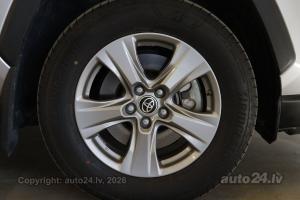 Pelēks Toyota RAV4 2024 Tallina, ar dzinēja tilpumu 2.49 L un nobraukumu 37 tūkst. km par 34490 €, foto 16 vietnē AUTOMOTO.COM.LV