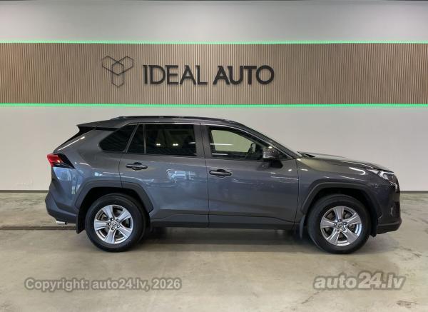 Grey Toyota RAV4 2024 in Tallinn, with an engine capacity of 2.50 L and mileage of 54 thousand km for 34990 €, photo 3 on AUTOMOTO.COM.LV