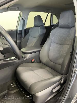 Pelēks Toyota RAV4 2024 Tallina, ar dzinēja tilpumu 2.50 L un nobraukumu 54 tūkst. km par 34990 €, foto 8 vietnē AUTOMOTO.COM.LV
