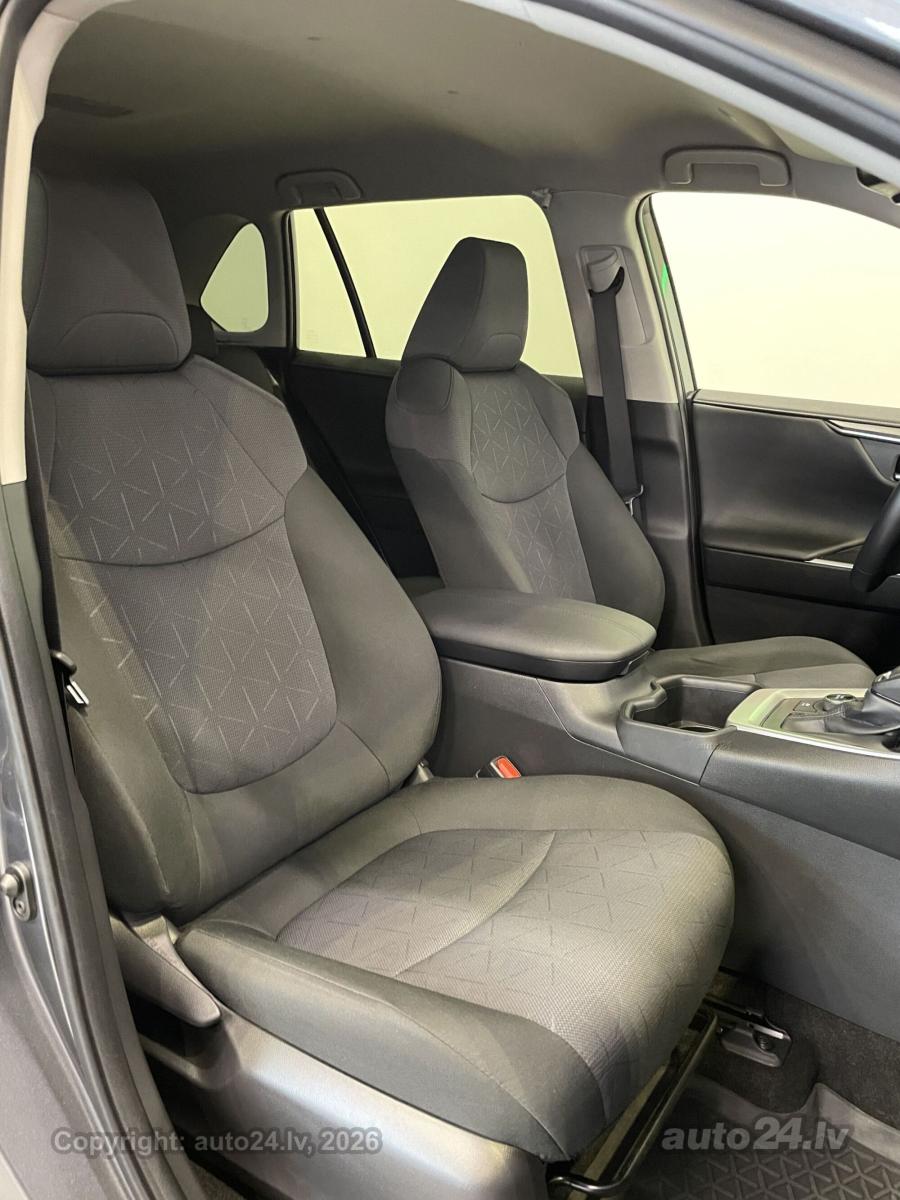 Pelēks Toyota RAV4 2024 Tallina, ar dzinēja tilpumu 2.50 L un nobraukumu 54 tūkst. km par 34990 €, foto 11 vietnē AUTOMOTO.COM.LV