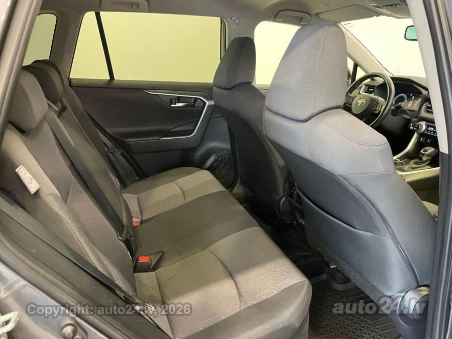Pelēks Toyota RAV4 2024 Tallina, ar dzinēja tilpumu 2.50 L un nobraukumu 54 tūkst. km par 34990 €, foto 12 vietnē AUTOMOTO.COM.LV