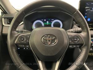 Pelēks Toyota RAV4 2024 Tallina, ar dzinēja tilpumu 2.50 L un nobraukumu 54 tūkst. km par 34990 €, foto 17 vietnē AUTOMOTO.COM.LV