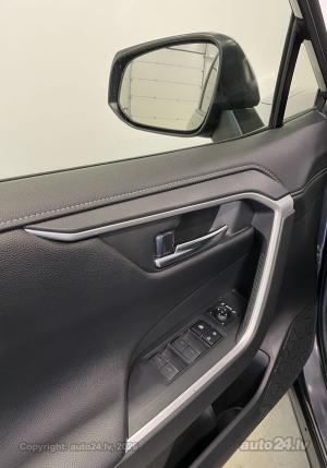 Pelēks Toyota RAV4 2024 Tallina, ar dzinēja tilpumu 2.50 L un nobraukumu 54 tūkst. km par 34990 €, foto 21 vietnē AUTOMOTO.COM.LV
