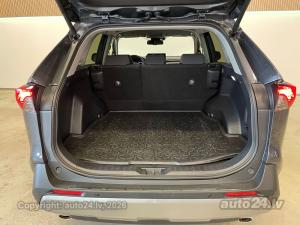 Pelēks Toyota RAV4 2024 Tallina, ar dzinēja tilpumu 2.50 L un nobraukumu 54 tūkst. km par 34990 €, foto 22 vietnē AUTOMOTO.COM.LV