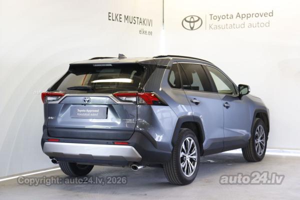 Grey Toyota RAV4 2024 in Tallinn, with an engine capacity of 2.49 L and mileage of 43 thousand km for 37900 €, photo 2 on AUTOMOTO.COM.LV