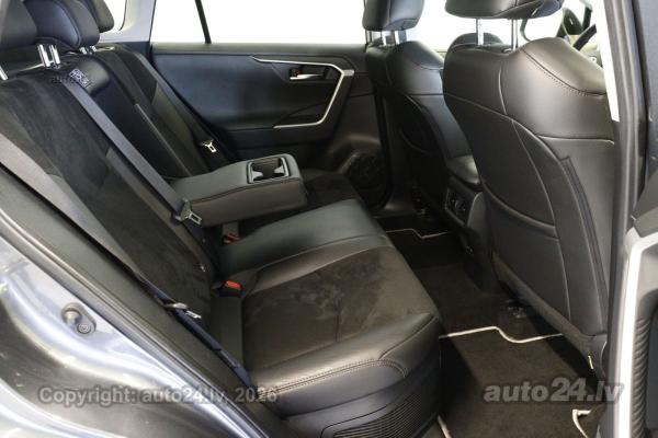 Grey Toyota RAV4 2024 in Tallinn, with an engine capacity of 2.49 L and mileage of 43 thousand km for 37900 €, photo 7 on AUTOMOTO.COM.LV
