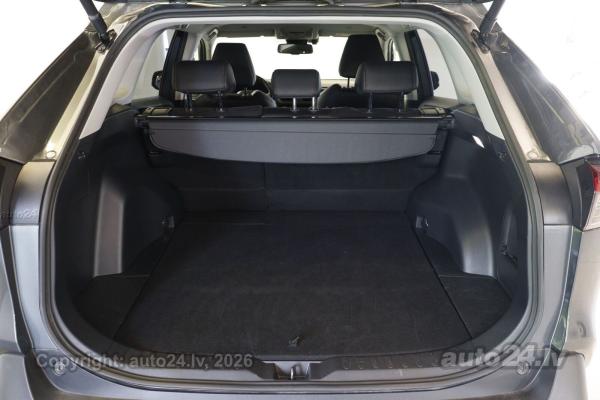Grey Toyota RAV4 2024 in Tallinn, with an engine capacity of 2.49 L and mileage of 43 thousand km for 37900 €, photo 10 on AUTOMOTO.COM.LV