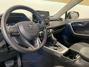 Серый Тойота РАВ 4 2024 в Таллин, объемом двигателя 2.50 л и пробегом 56 тыс. км за 34890 €, фото 13 на AUTOMOTO.COM.LV