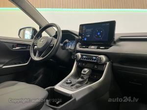 Серый Тойота РАВ 4 2024 в Таллин, объемом двигателя 2.50 л и пробегом 56 тыс. км за 34890 €, фото 14 на AUTOMOTO.COM.LV