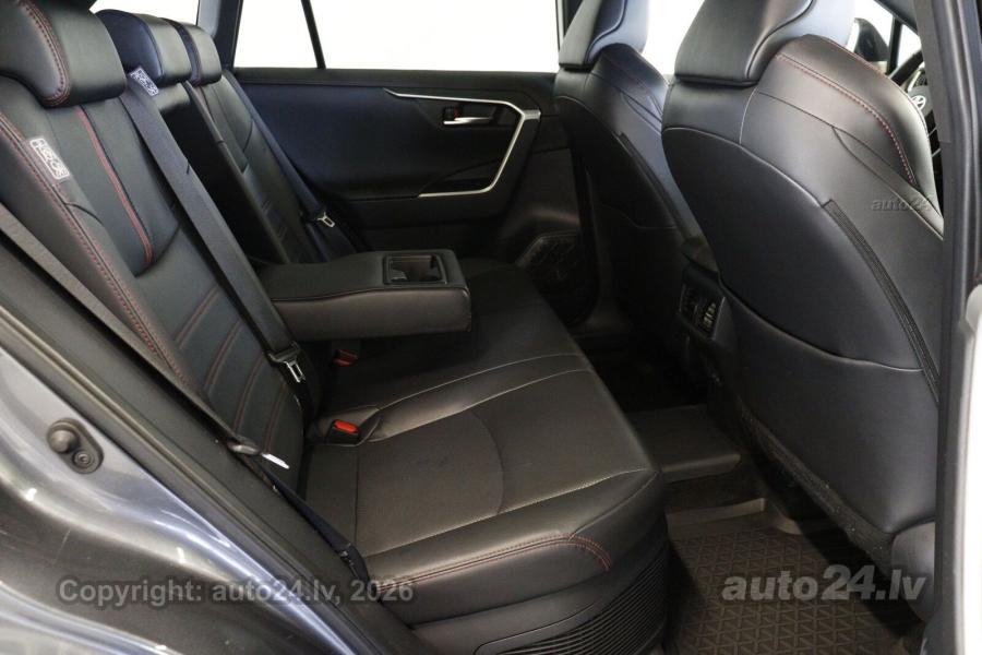 Pelēks Toyota RAV4 2024 Tallina, ar dzinēja tilpumu 2.49 L un nobraukumu 44 tūkst. km par 44990 €, foto 8 vietnē AUTOMOTO.COM.LV