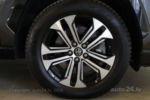 Pelēks Toyota RAV4 2024 Tallina, ar dzinēja tilpumu 2.49 L un nobraukumu 44 tūkst. km par 44990 €, foto 16 vietnē AUTOMOTO.COM.LV