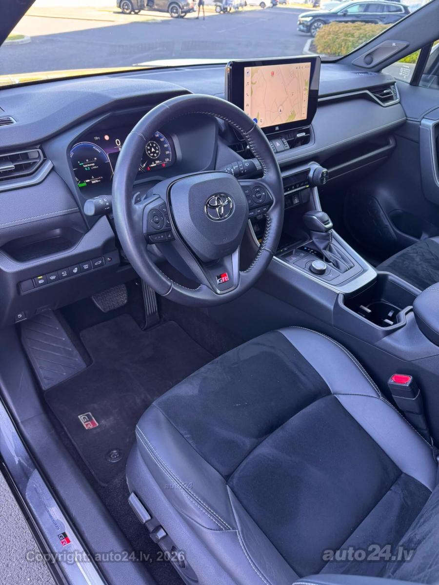 Pelēks Toyota RAV4 2024 Tallina, ar dzinēja tilpumu 2.50 L un nobraukumu 57 tūkst. km par 48500 €, foto 1 vietnē AUTOMOTO.COM.LV