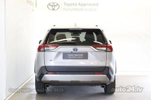Pelēks Toyota RAV4 2024 Tallina, ar dzinēja tilpumu 2.49 L un nobraukumu 47 tūkst. km par 37600 €, foto 5 vietnē AUTOMOTO.COM.LV