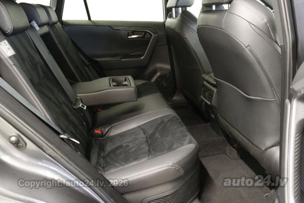 Серый Тойота РАВ 4 2024 в Таллин, объемом двигателя 2.49 л и пробегом 57 тыс. км за 41500 €, фото 8 на AUTOMOTO.COM.LV