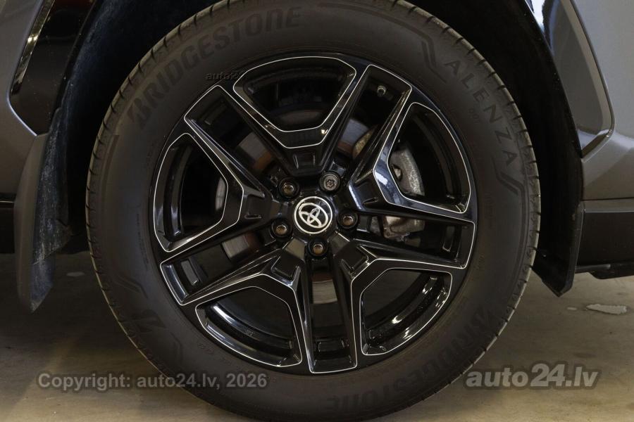 Grey Toyota RAV4 2024 in Tallinn, with an engine capacity of 2.49 L and mileage of 57 thousand km for 41500 €, photo 16 on AUTOMOTO.COM.LV