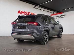 Pelēks Toyota RAV4 2024 Tallina, ar dzinēja tilpumu 2.50 L un nobraukumu 59 tūkst. km par 36990 €, foto 3 vietnē AUTOMOTO.COM.LV