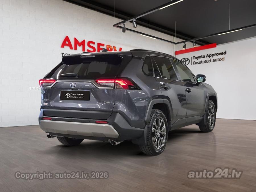 Pelēks Toyota RAV4 2024 Tallina, ar dzinēja tilpumu 2.50 L un nobraukumu 59 tūkst. km par 36990 €, foto 3 vietnē AUTOMOTO.COM.LV