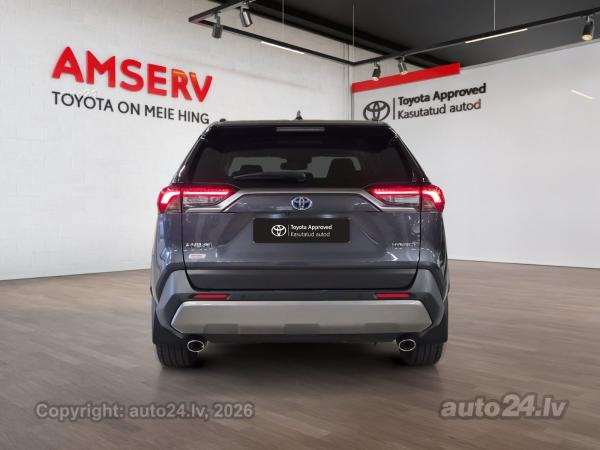 Toyota RAV4 2024 Tallina vietnē Pelēks Toyota RAV4 2024 Tallina, ar dzinēja tilpumu 2.50 L un nobraukumu 59 tūkst. km par 36990 €, foto 5 vietnē AUTOMOTO.COM.LV