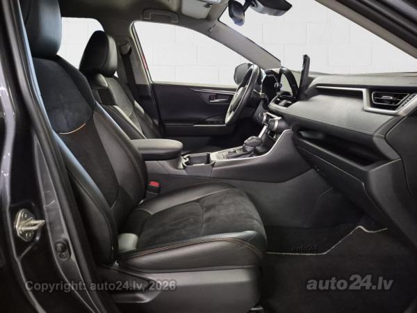 Toyota RAV4 2024 Tallina vietnē Pelēks Toyota RAV4 2024 Tallina, ar dzinēja tilpumu 2.50 L un nobraukumu 59 tūkst. km par 36990 €, foto 7 vietnē AUTOMOTO.COM.LV