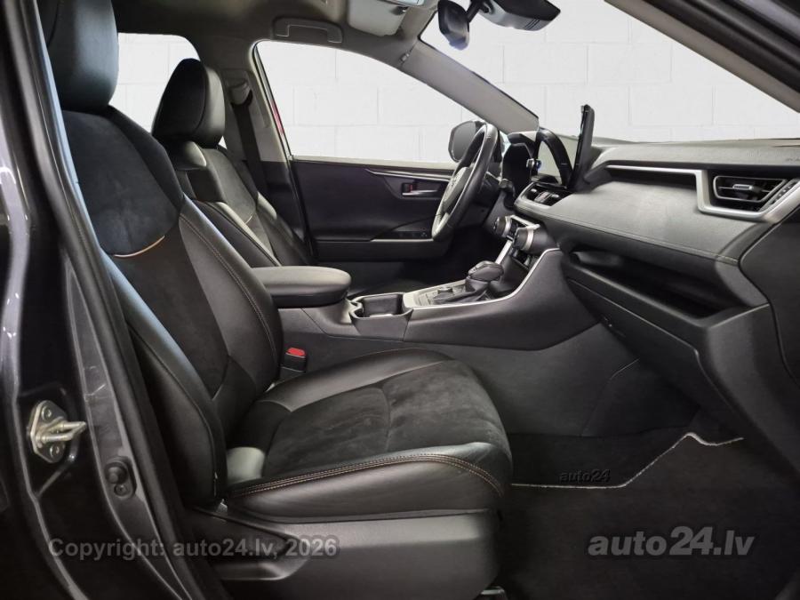 Pelēks Toyota RAV4 2024 Tallina, ar dzinēja tilpumu 2.50 L un nobraukumu 59 tūkst. km par 36990 €, foto 7 vietnē AUTOMOTO.COM.LV