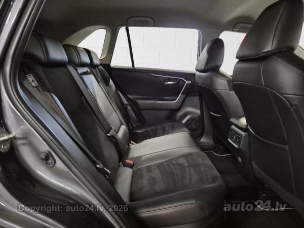 Toyota RAV4 2024 Tallina vietnē Pelēks Toyota RAV4 2024 Tallina, ar dzinēja tilpumu 2.50 L un nobraukumu 59 tūkst. km par 36990 €, foto 8 vietnē AUTOMOTO.COM.LV