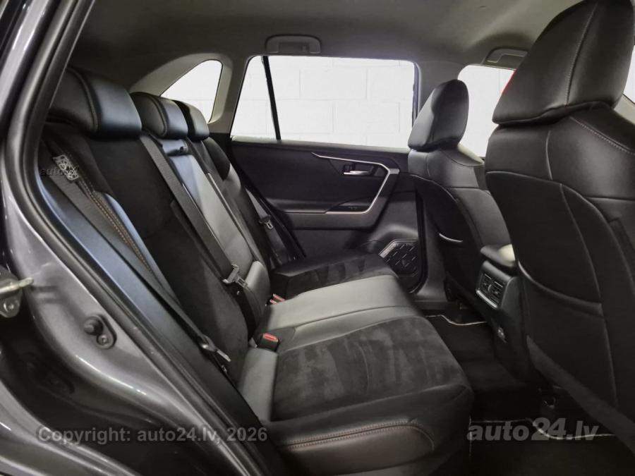 Pelēks Toyota RAV4 2024 Tallina, ar dzinēja tilpumu 2.50 L un nobraukumu 59 tūkst. km par 36990 €, foto 8 vietnē AUTOMOTO.COM.LV