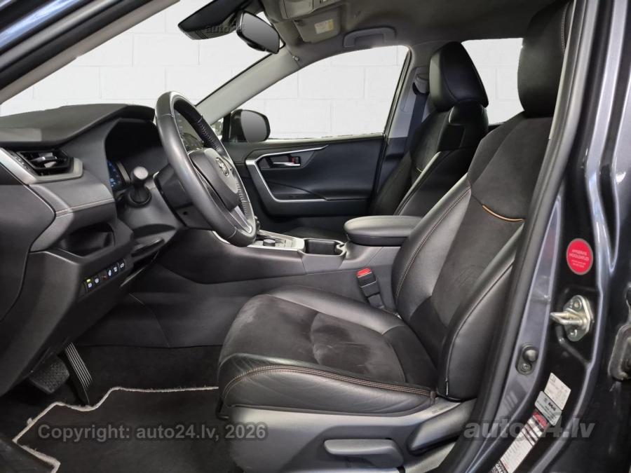 Pelēks Toyota RAV4 2024 Tallina, ar dzinēja tilpumu 2.50 L un nobraukumu 59 tūkst. km par 36990 €, foto 12 vietnē AUTOMOTO.COM.LV
