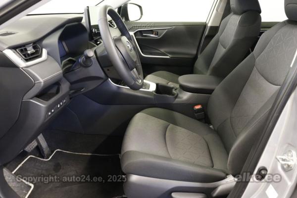 Pelēks Toyota RAV4 2025 Tallina, ar dzinēja tilpumu 2.49 L un nobraukumu 4 tūkst. km par 37900 €, foto 11 vietnē AUTOMOTO.COM.LV
