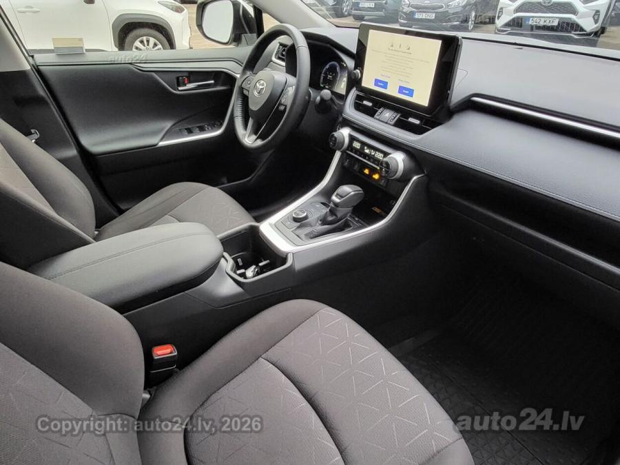 Grey Toyota RAV4 2025 in Tallinn, with an engine capacity of 2.49 L and mileage of 11 thousand km for 43995 €, photo 6 on AUTOMOTO.COM.LV