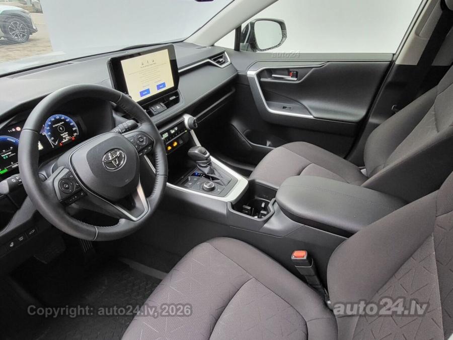 Grey Toyota RAV4 2025 in Tallinn, with an engine capacity of 2.49 L and mileage of 11 thousand km for 43995 €, photo 11 on AUTOMOTO.COM.LV