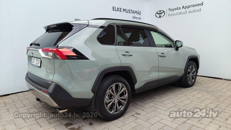 Grey Toyota RAV4 2025 in Tallinn, with an engine capacity of 2.49 L and mileage of 13 thousand km for 39995 €, photo 3 on AUTOMOTO.COM.LV