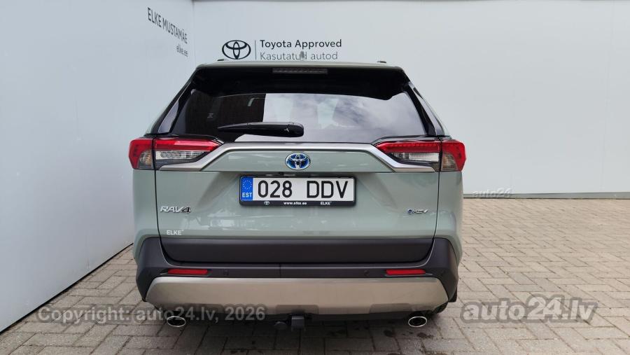Grey Toyota RAV4 2025 in Tallinn, with an engine capacity of 2.49 L and mileage of 13 thousand km for 39995 €, photo 5 on AUTOMOTO.COM.LV