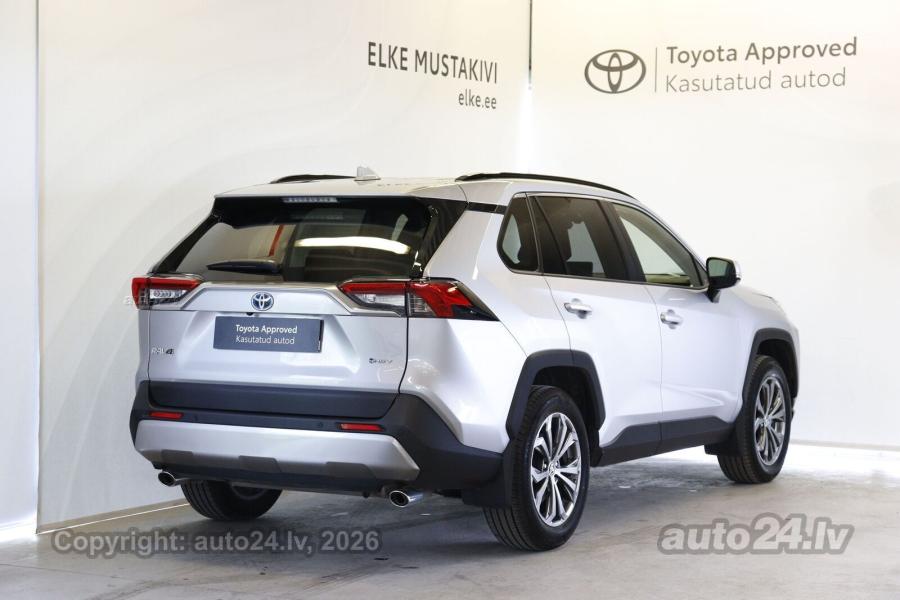Grey Toyota RAV4 2025 in Tallinn, with an engine capacity of 2.49 L and mileage of 9 thousand km for 38900 €, photo 3 on AUTOMOTO.COM.LV